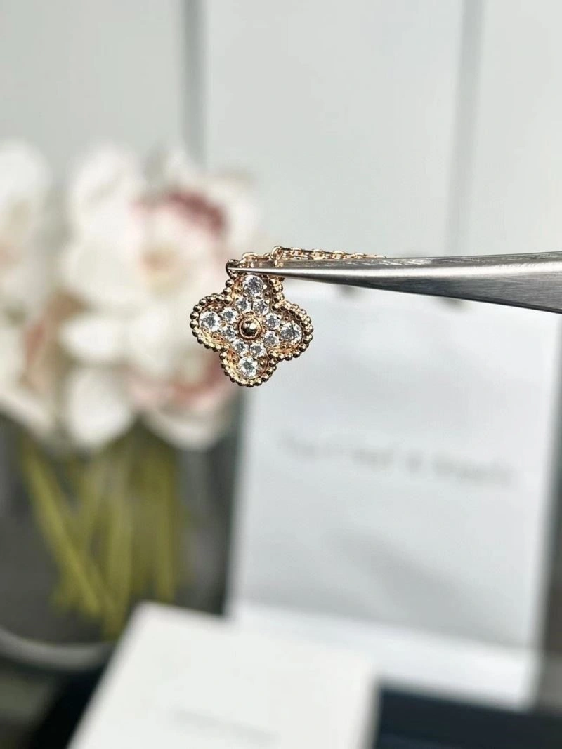 Cut-rate Vca Necklaces