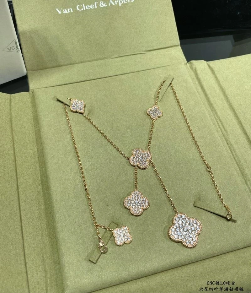 Indistinguishable Vca Necklaces