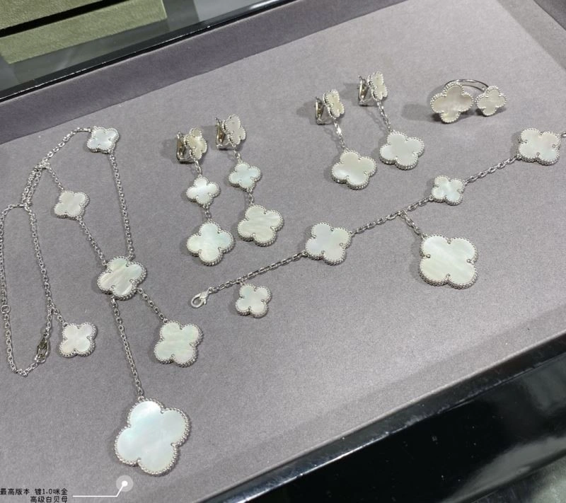 Inexpensive Vca Necklaces