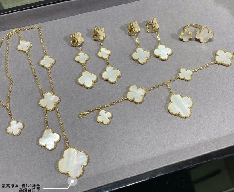 Inexpensive Vca Necklaces