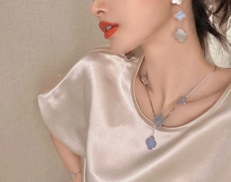 Genuine Vca Necklaces