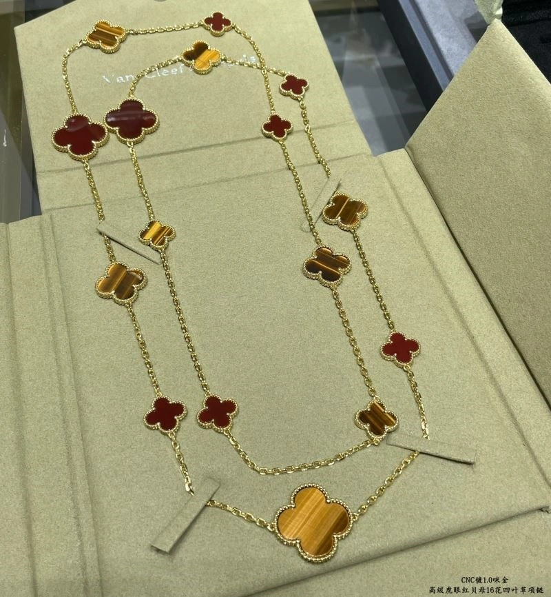 Exact replica Vca Necklaces