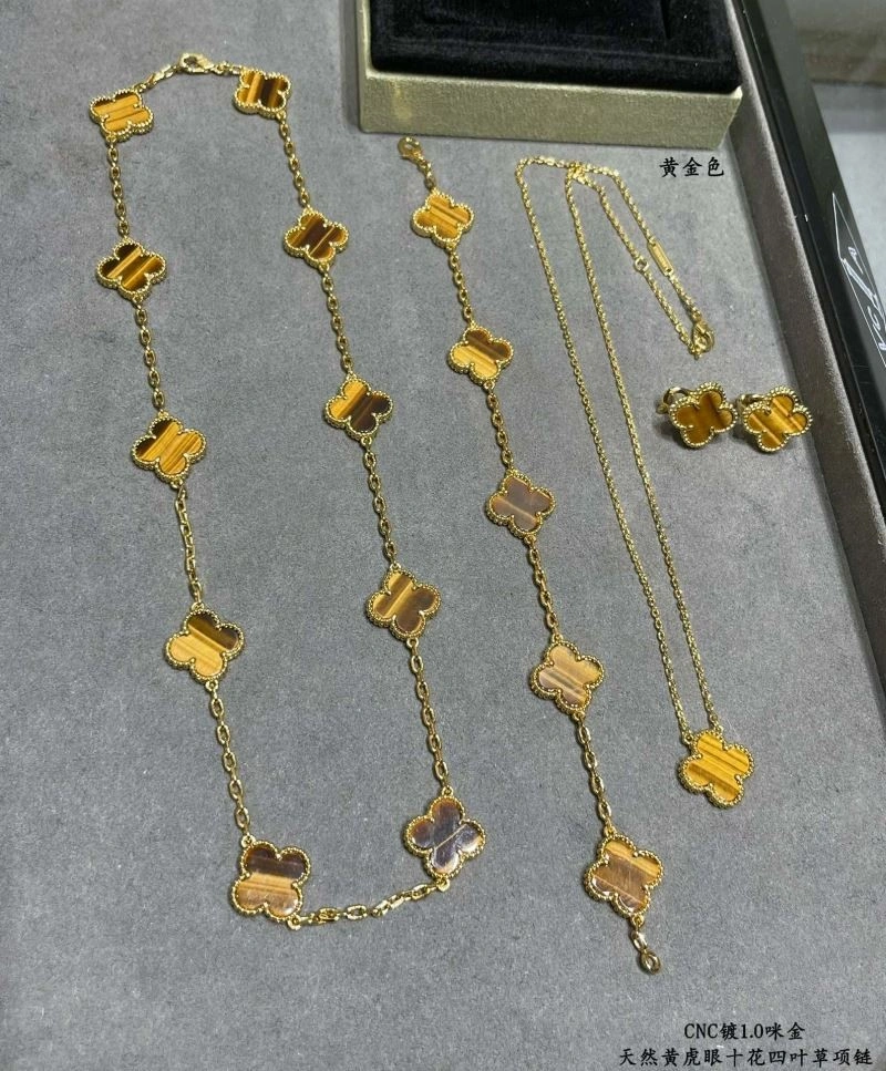 Factory-made Vca Necklaces