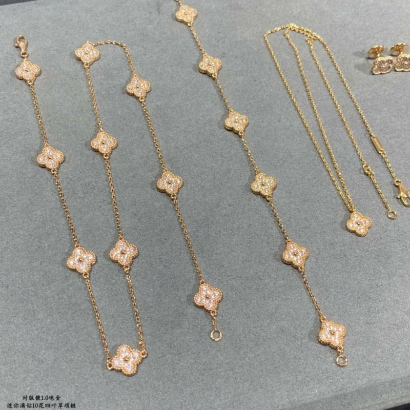 OEM Vca Necklaces