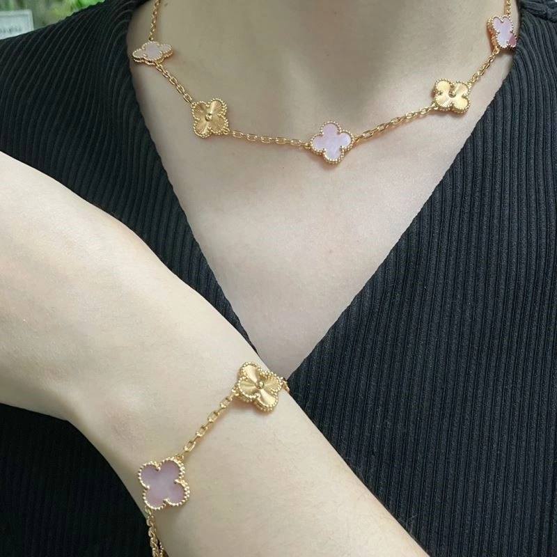 Bargain Vca Necklaces