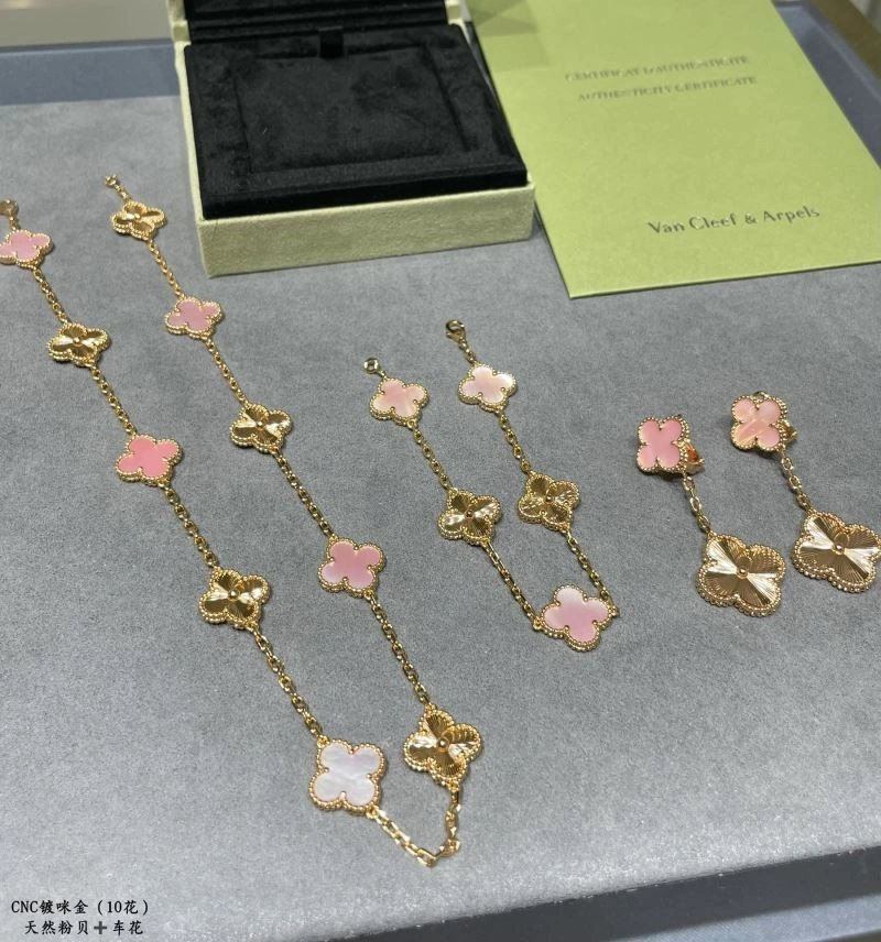 Bargain Vca Necklaces