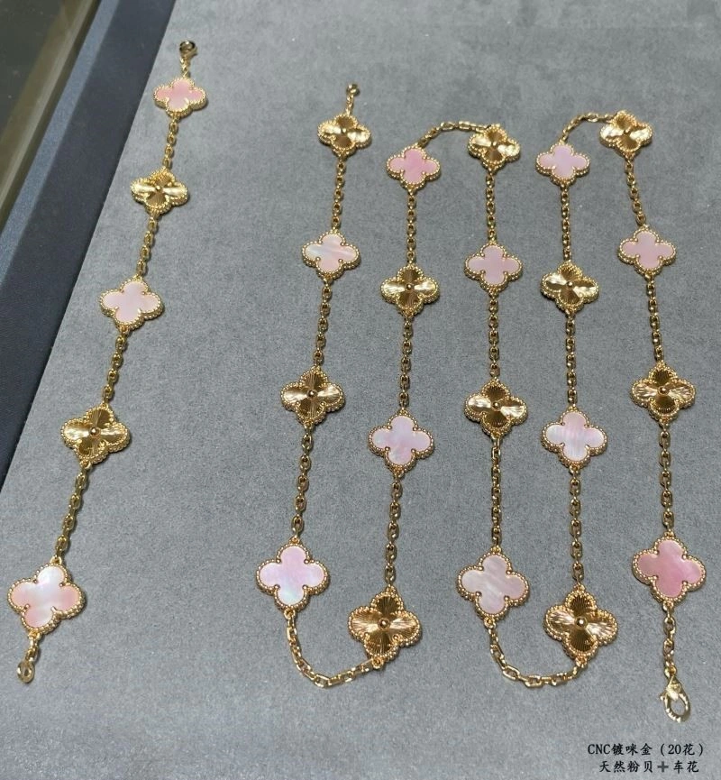 Value-priced Vca Necklaces