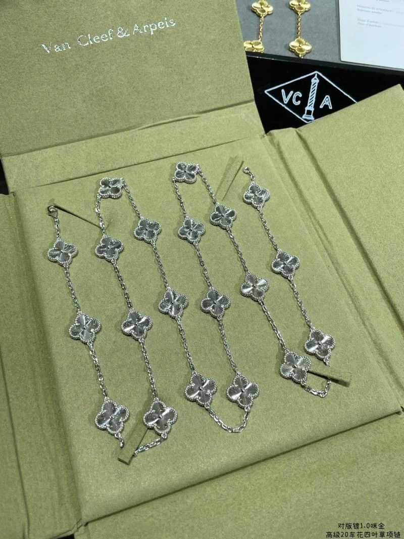 Indistinguishable Vca Necklaces