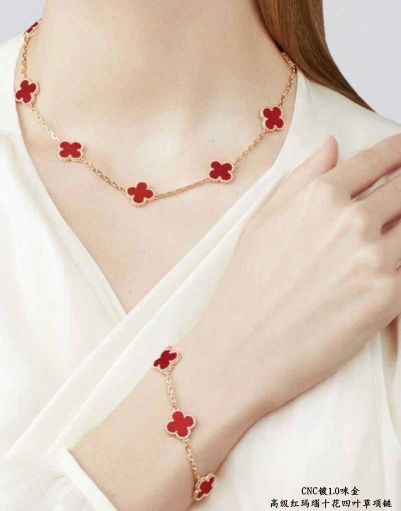Discounted Vca Necklaces