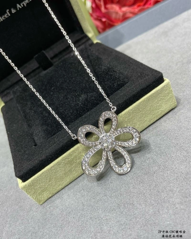Factory-made Vca Necklaces
