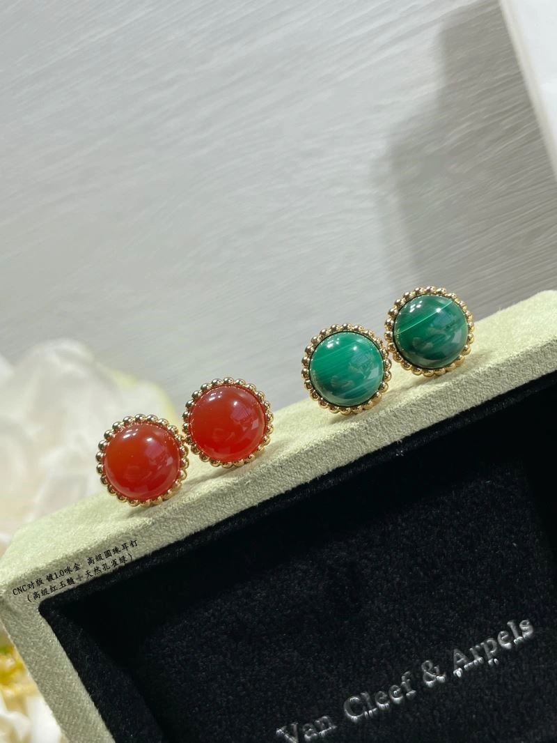 OEM Vca Necklaces