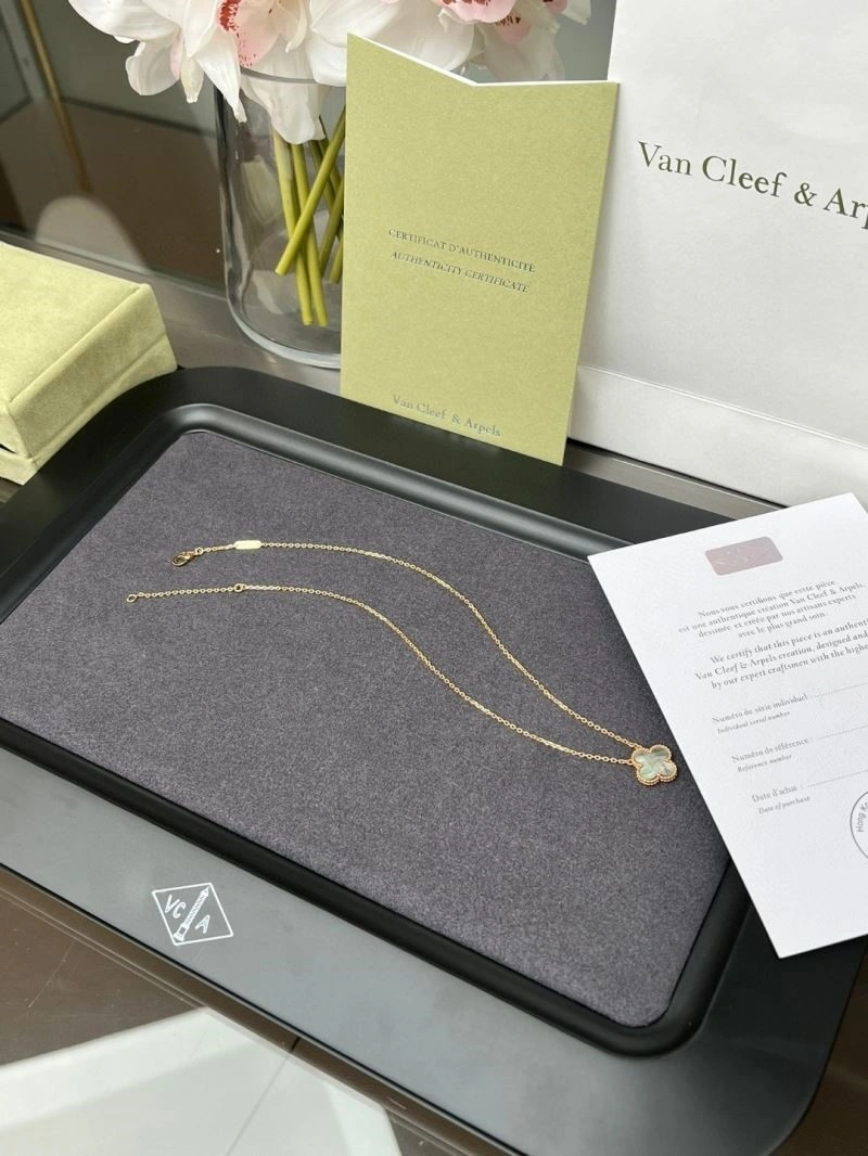 OEM Vca Necklaces