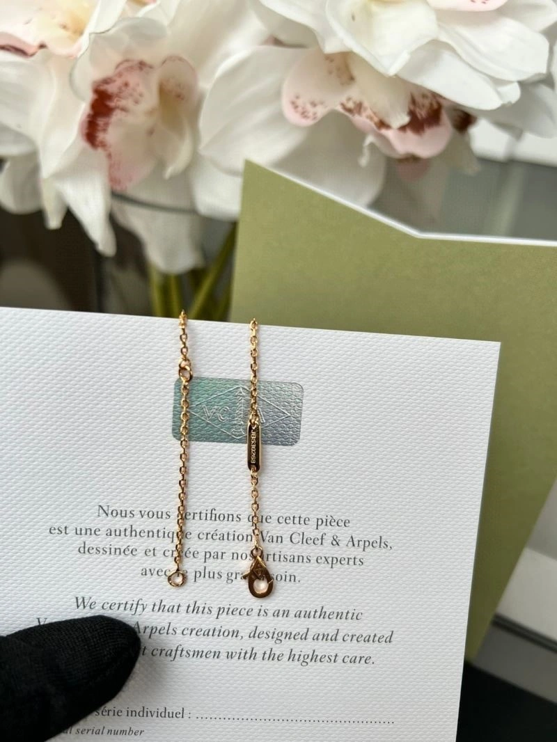 OEM Vca Necklaces