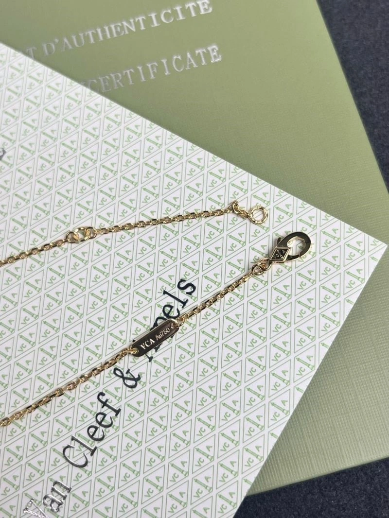 Factory-made Vca Necklaces