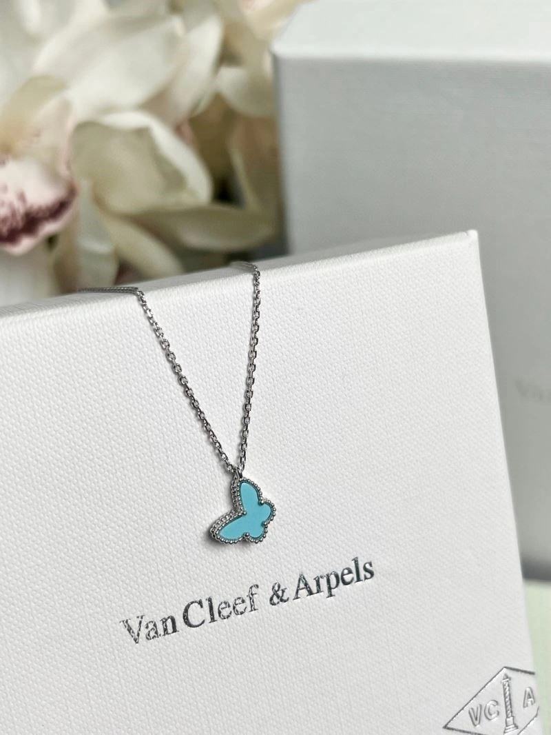 Accurate model Vca Necklaces