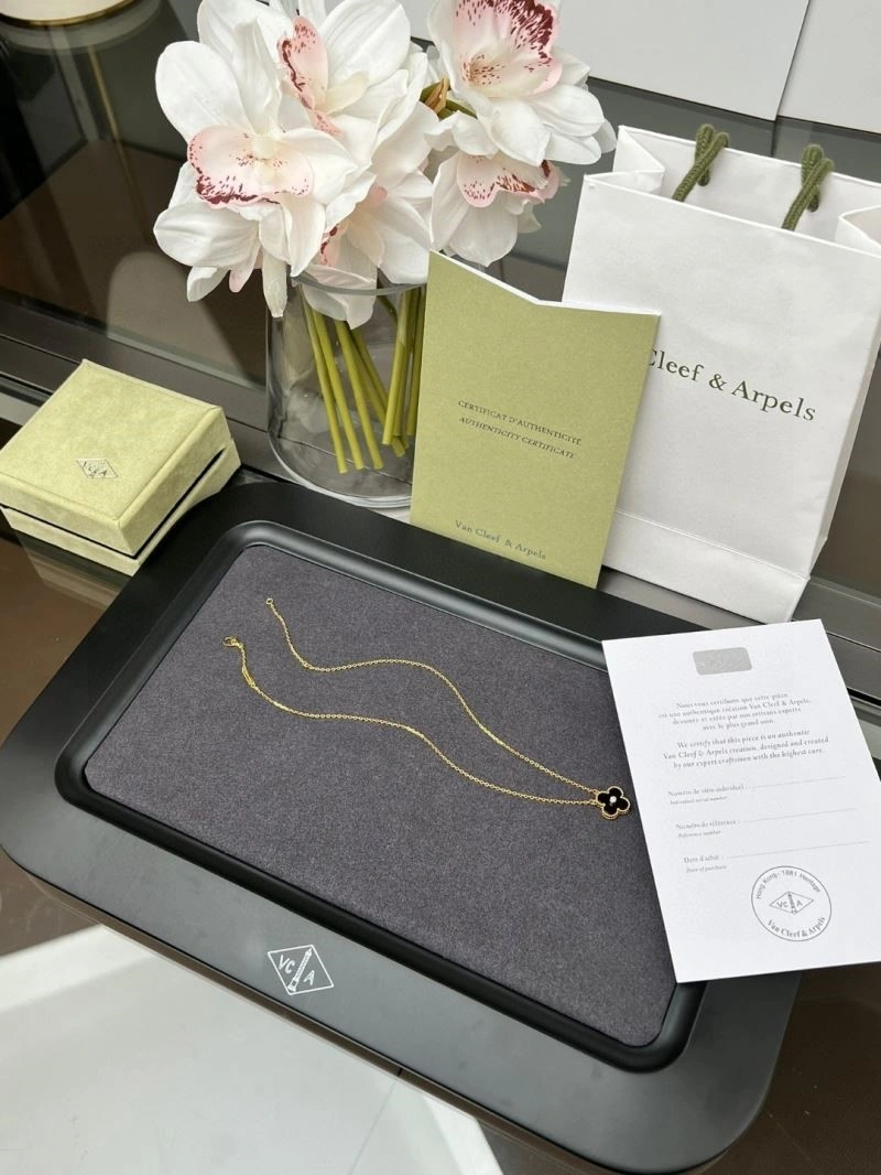 OEM Vca Necklaces