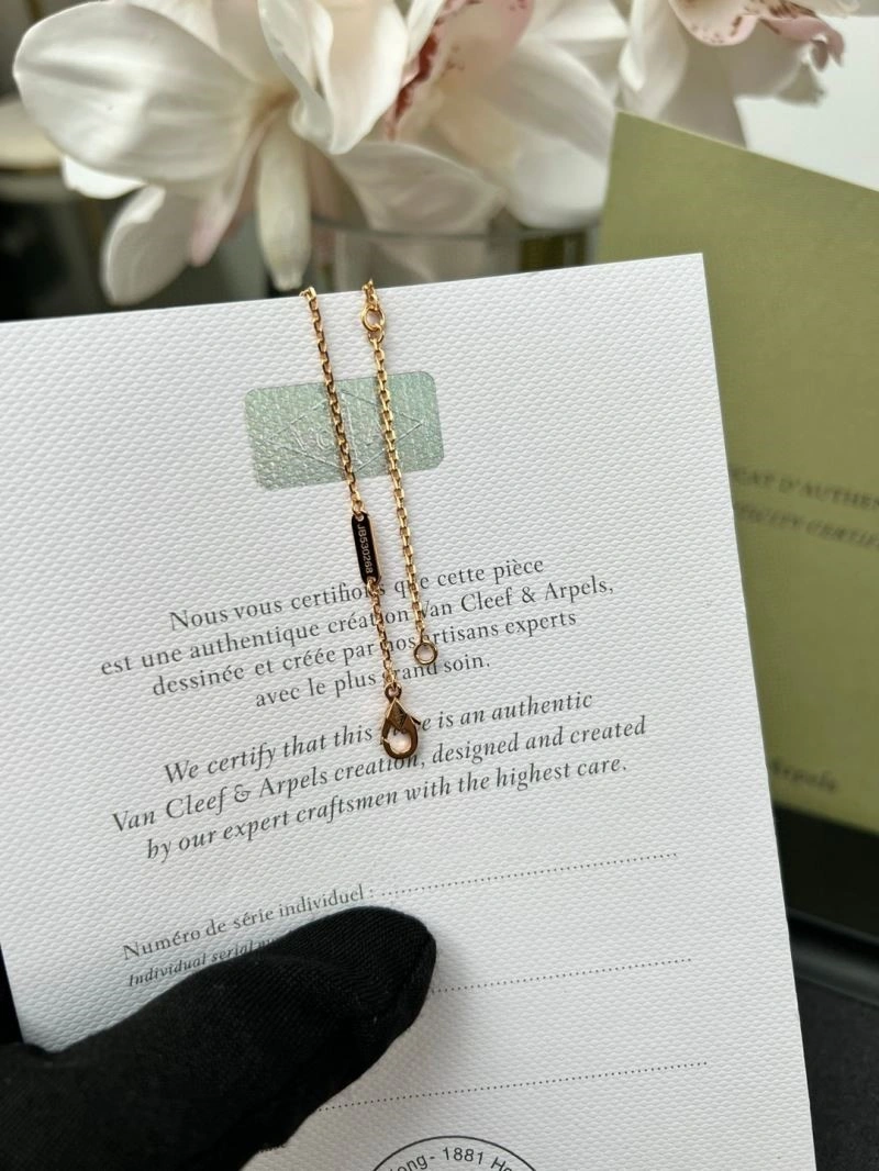 Bargain Vca Necklaces