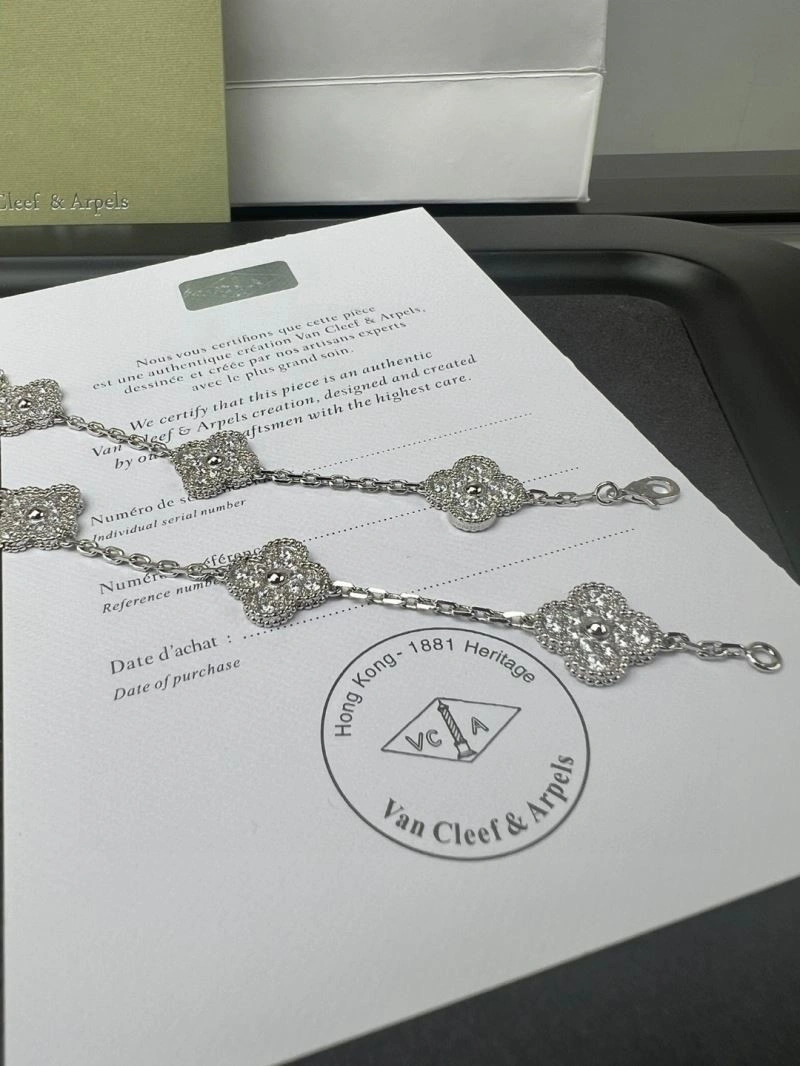 Brand-authenticated Vca Necklaces