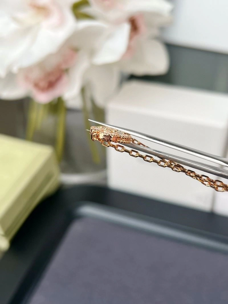 High accuracy Vca Necklaces