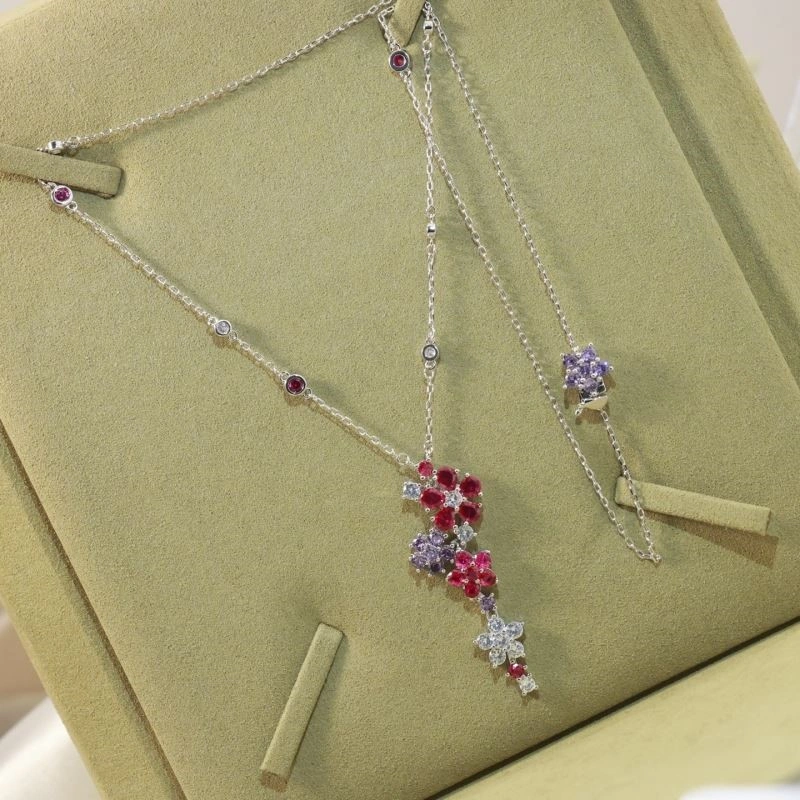 Vca Necklaces
