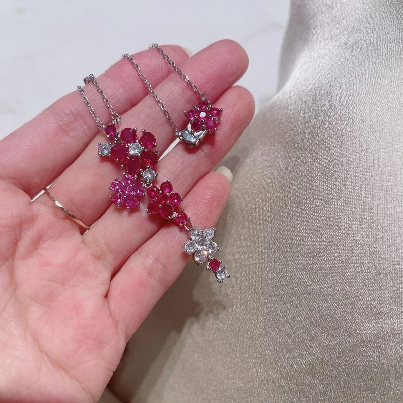 Brand-authenticated Vca Necklaces