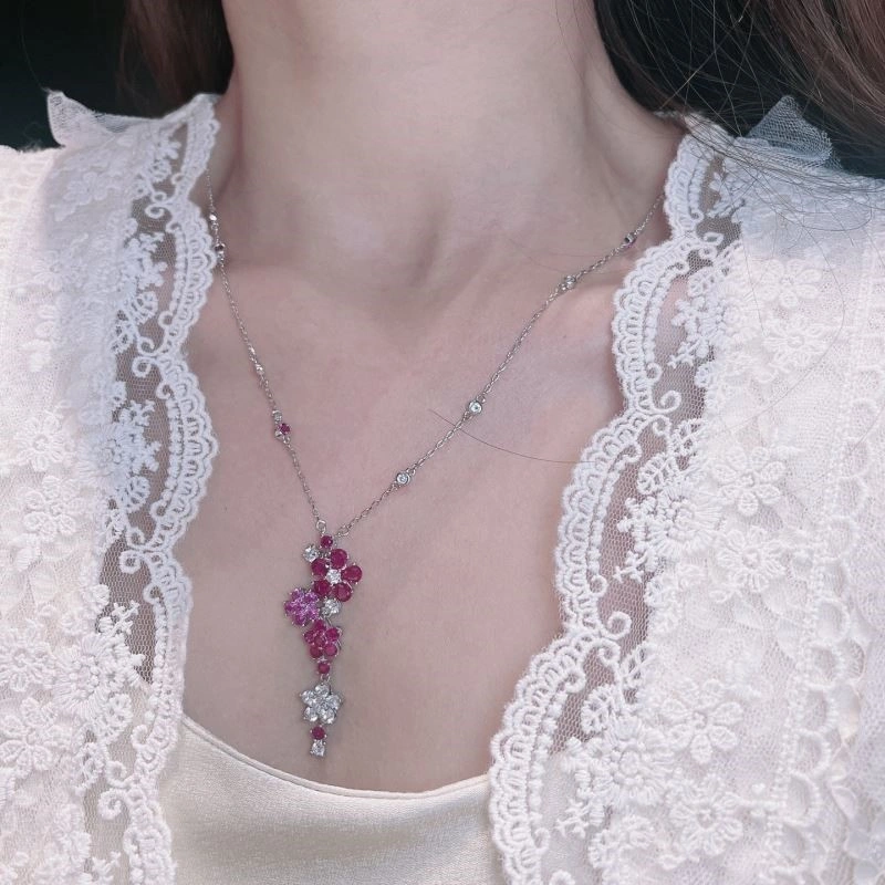 Brand-authenticated Vca Necklaces