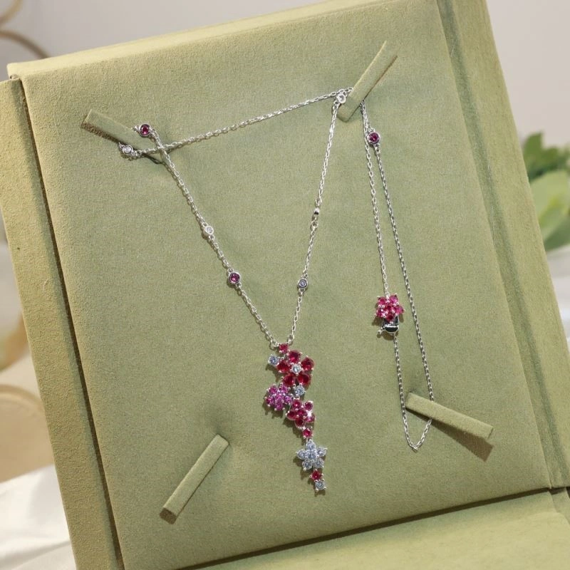 Brand-authenticated Vca Necklaces