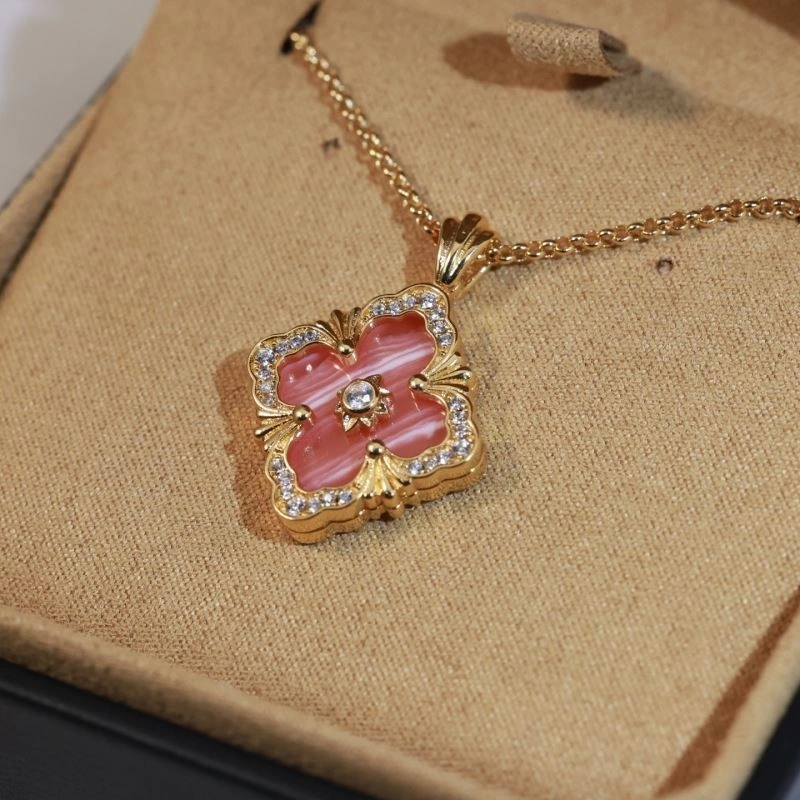 Low-cost Vca Necklaces