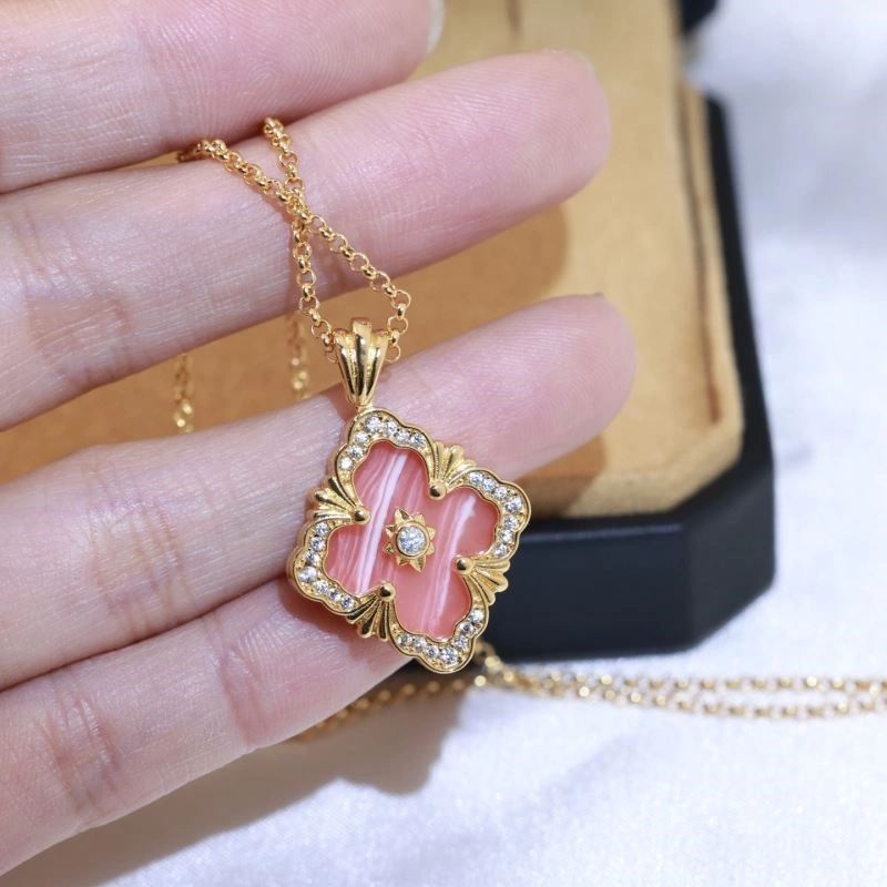 Low-cost Vca Necklaces