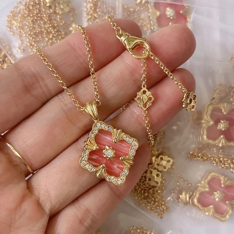 Low-cost Vca Necklaces