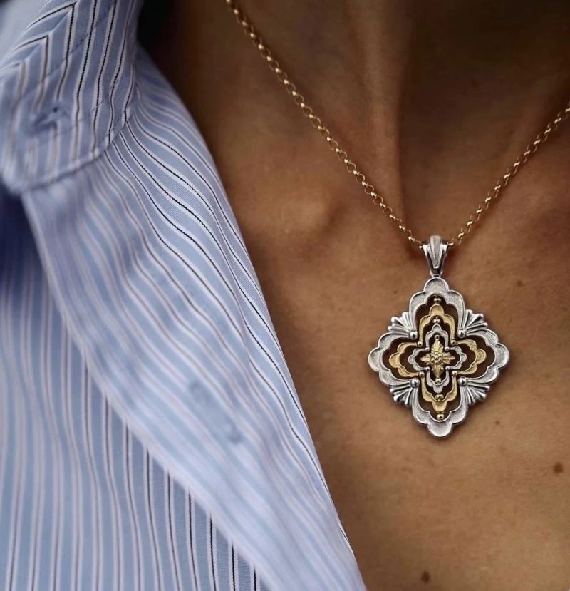 OEM Vca Necklaces