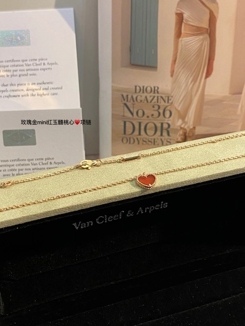 Budget-friendly Vca Necklaces