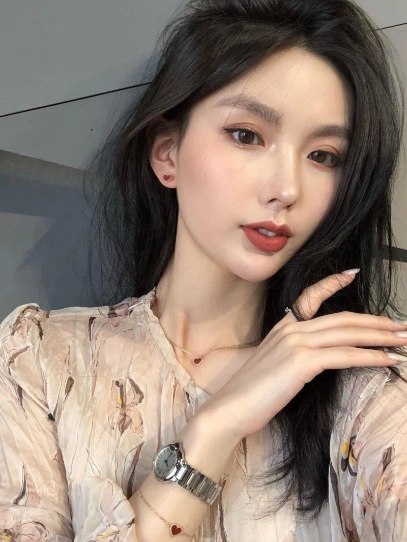 Budget-friendly Vca Necklaces