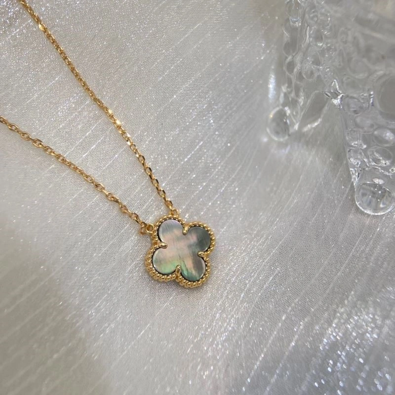 Factory-made Vca Necklaces