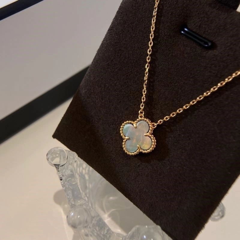Factory-made Vca Necklaces