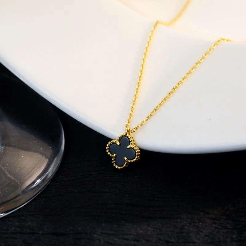Indistinguishable Vca Necklaces