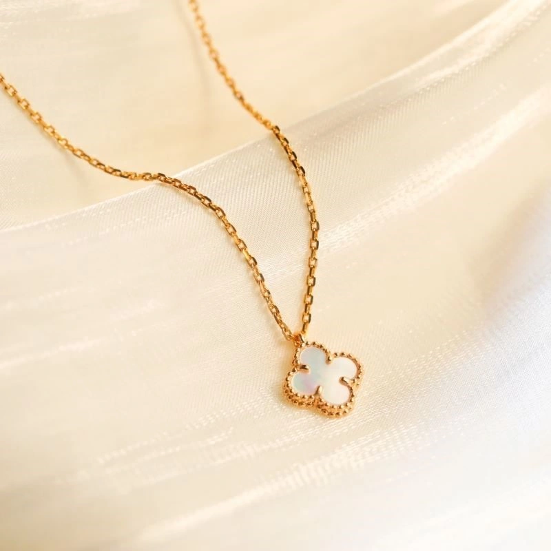 Cut-rate Vca Necklaces