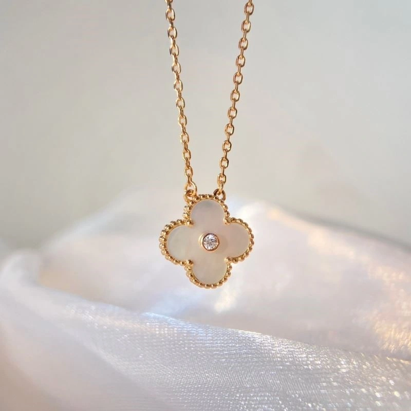 Discounted Vca Necklaces
