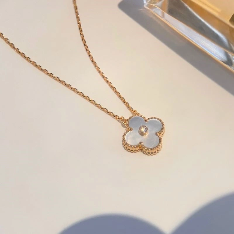 Discounted Vca Necklaces