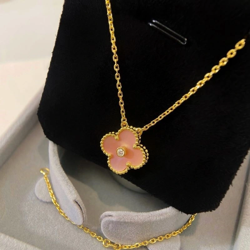 Factory-made Vca Necklaces