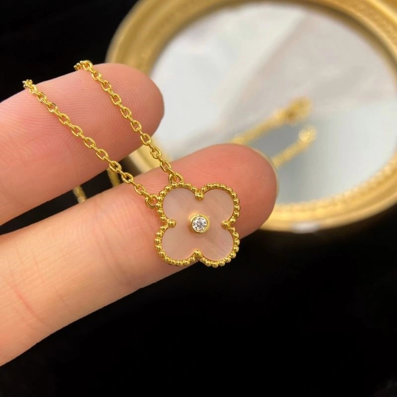 Factory-made Vca Necklaces