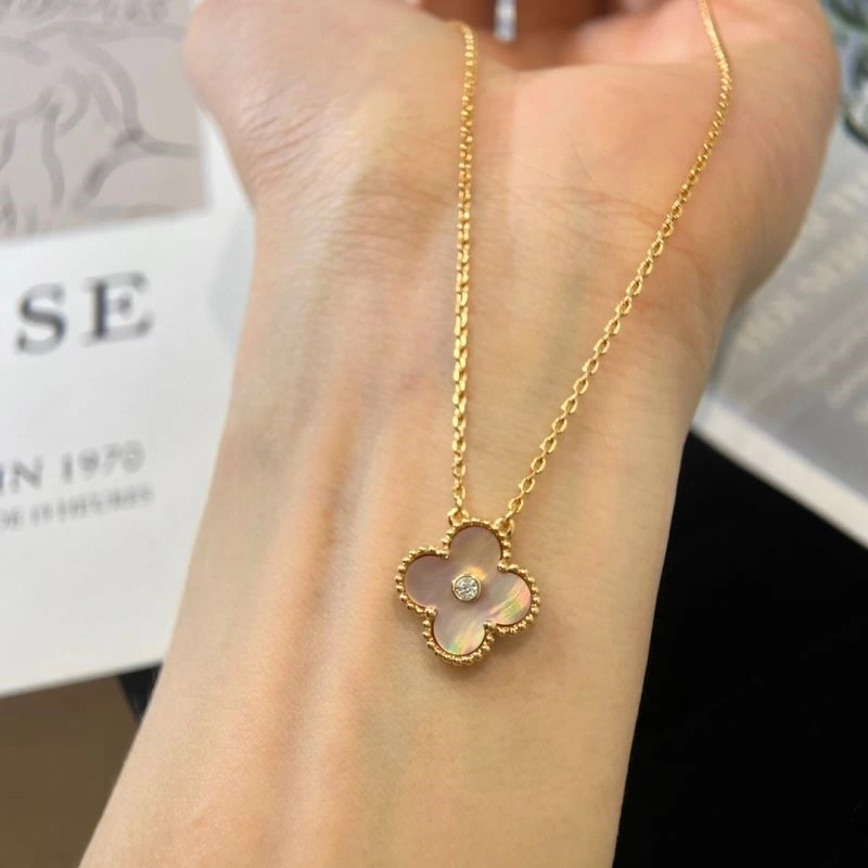 Factory-made Vca Necklaces