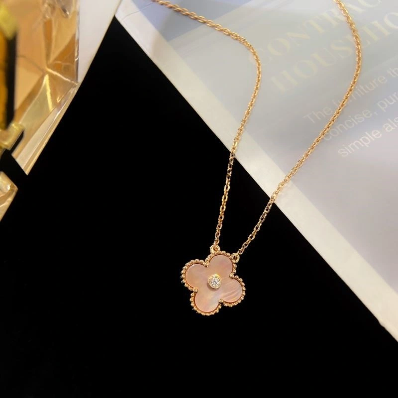 Factory-made Vca Necklaces