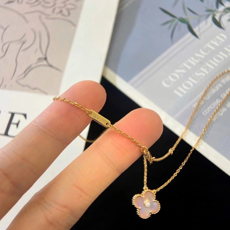 Factory-made Vca Necklaces