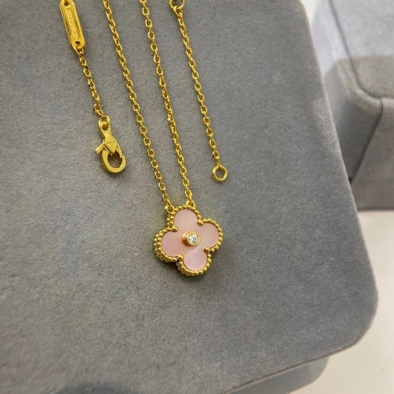Factory-made Vca Necklaces