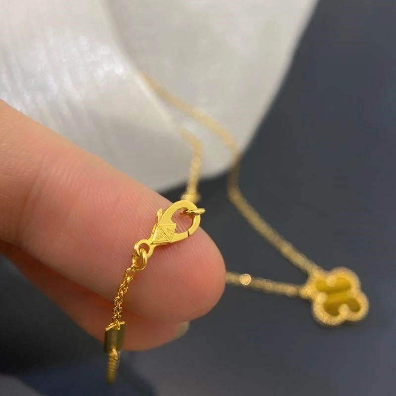 Factory-made Vca Necklaces