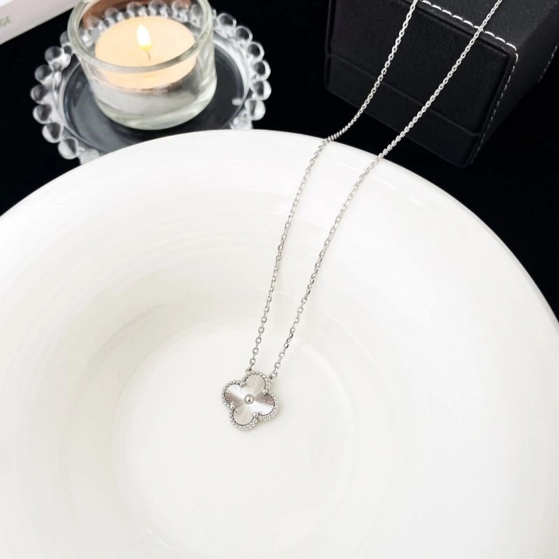 Brand-authenticated Vca Necklaces