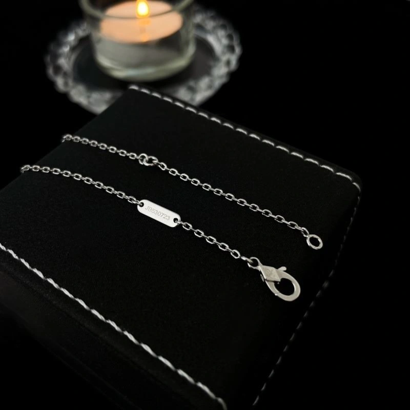 Brand-authenticated Vca Necklaces
