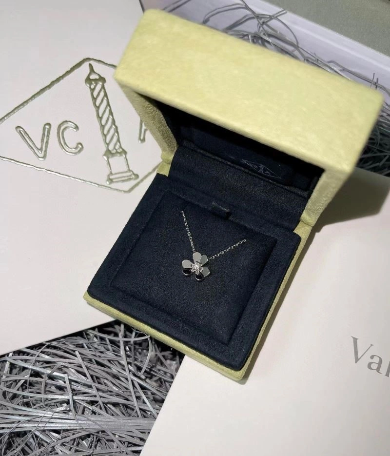 High fidelity Vca Necklaces