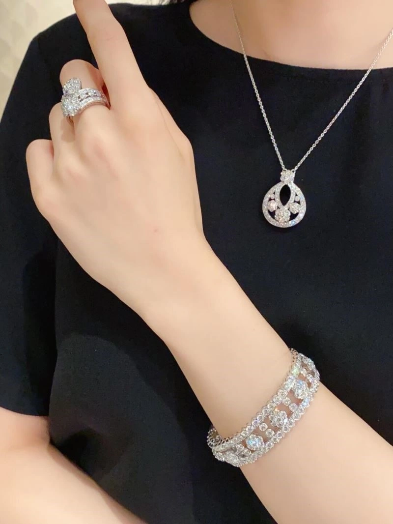 Reasonably priced Vca Necklaces